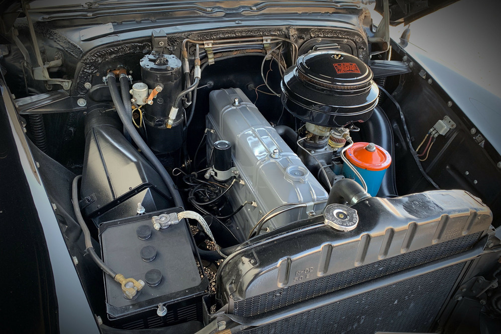 1950 CHEVROLET STYLELINE DELUXE CONVERTIBLE - Engine - 234594