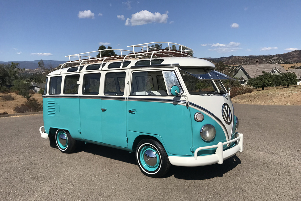 1975 VOLKSWAGEN 23-WINDOW BUS RE-CREATION - Front 3/4 - 235168