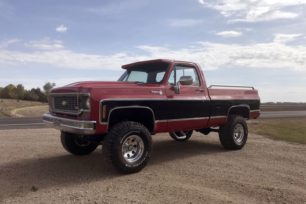 1976 CHEVROLET CHEYENNE CUSTOM PICKUP - Front 3/4 - 235885