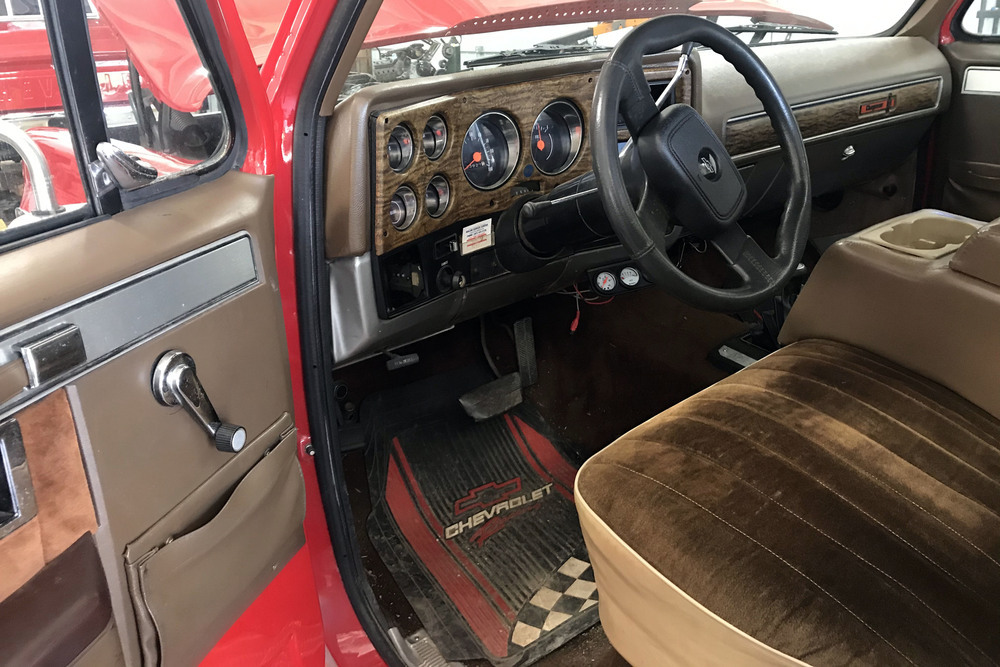 1976 CHEVROLET CHEYENNE CUSTOM PICKUP - Interior - 235885