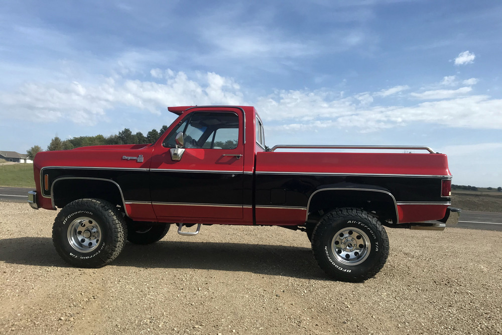 1976 CHEVROLET CHEYENNE CUSTOM PICKUP - Side Profile - 235885