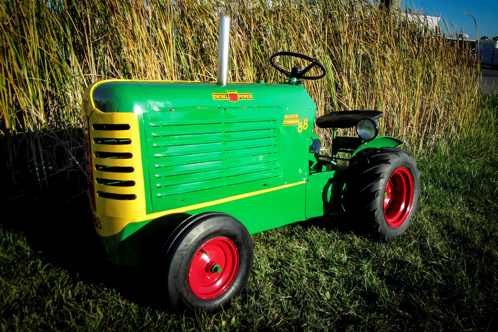 2006 OLIVER MODEL 88 STANDARD CUSTOM TRACTOR