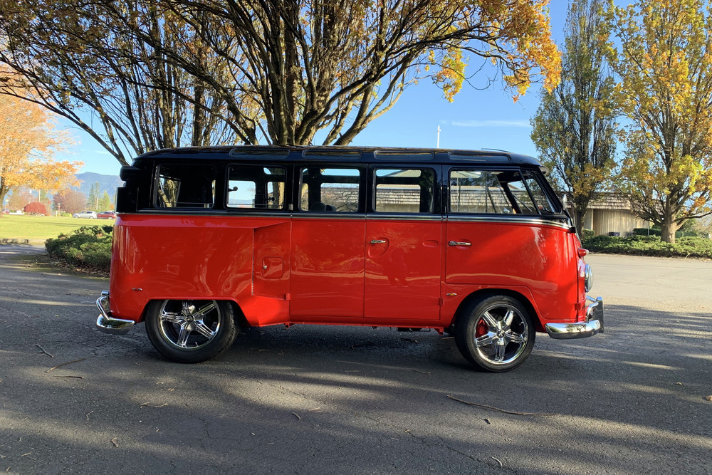 1966 VOLKSWAGEN 21-WINDOW CUSTOM BUS - Side Profile - 236551