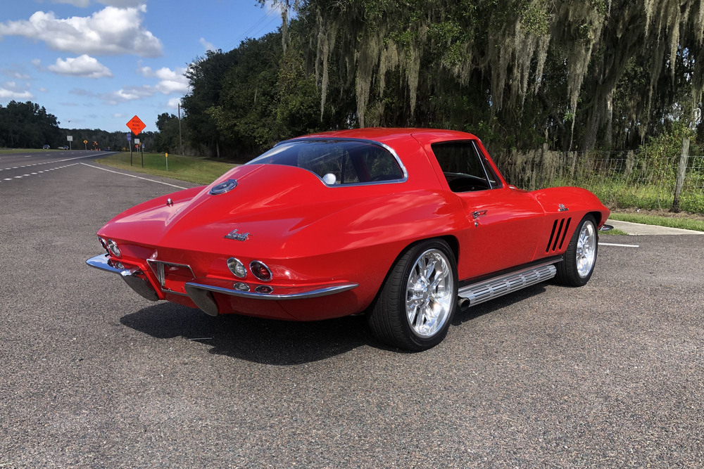 1966 CHEVROLET CORVETTE CUSTOM COUPE STINGRAY - Rear 3/4 - 237156