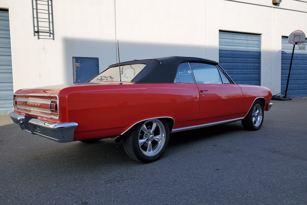 1965 CHEVROLET CHEVELLE CONVERTIBLE - Rear 3/4 - 237199
