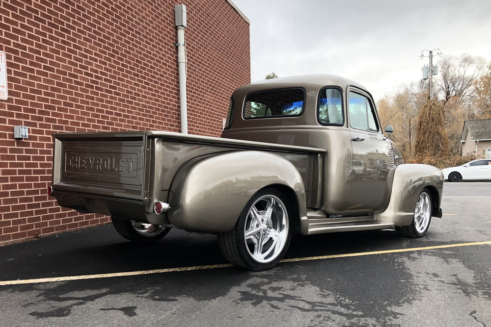 1955 CHEVROLET 3100 CUSTOM 5-WINDOW PICKUP - Rear 3/4 - 237348