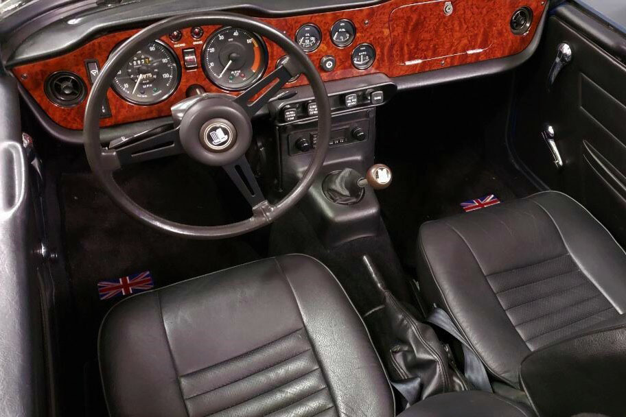 1972 TRIUMPH TR6 ROADSTER - Interior - 237433