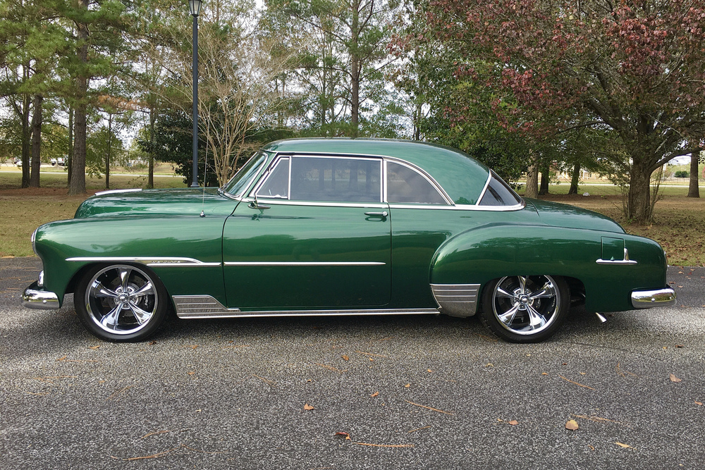 1951 CHEVROLET DELUXE CUSTOM COUPE - Side Profile - 237446