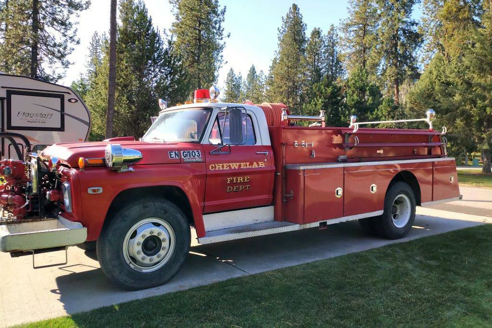 1972 FORD F-750 FIRE TRUCK - Front 3/4 - 237875