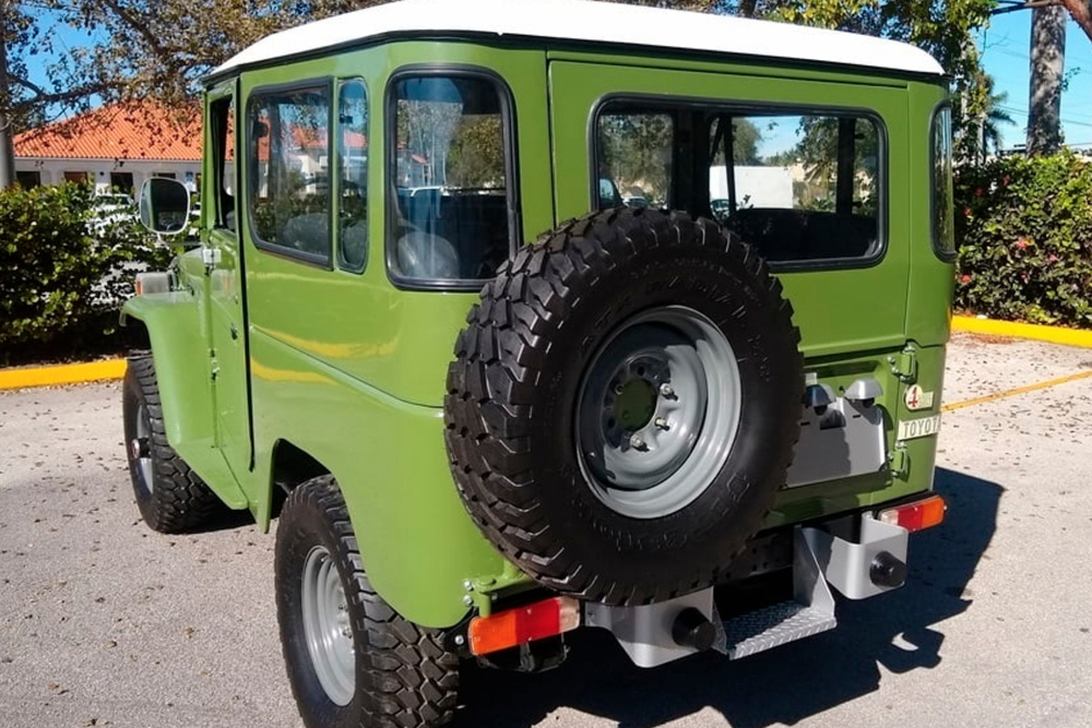 1981 TOYOTA LAND CRUISER FJ40 - Rear 3/4 - 238099