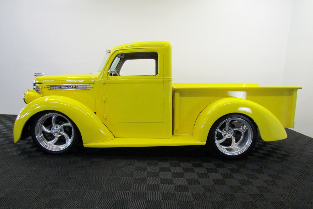 1948 DIAMOND T CUSTOM PICKUP - Side Profile - 238153