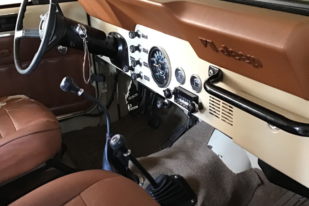 1984 JEEP CJ7 - Interior - 238291