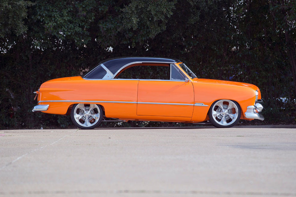 1951 FORD CROWN VICTORIA CUSTOM 2 DOOR HARDTOP - Side Profile - 238558