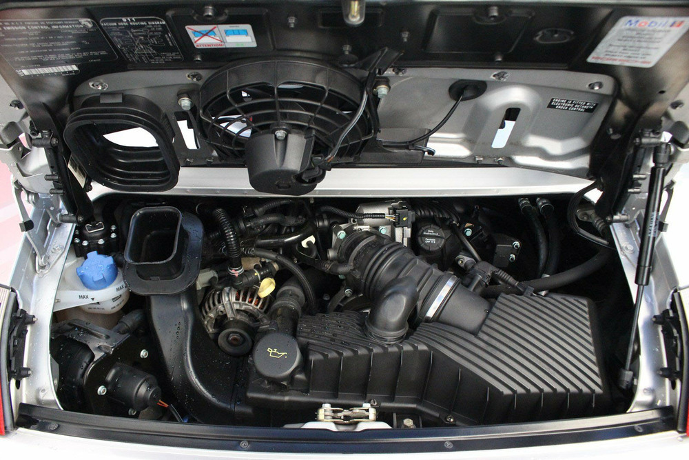 2002 PORSCHE 911 CARRERA 4 CABRIOLET - Engine - 239086