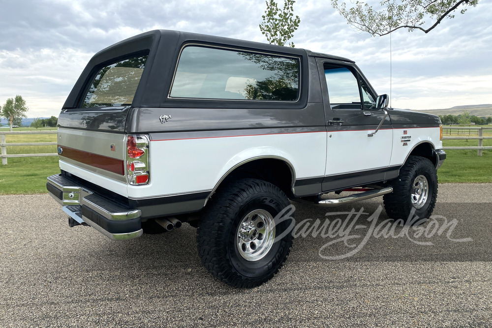 1990 FORD BRONCO - Rear 3/4 - 243075
