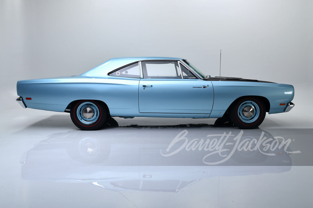 1969 PLYMOUTH HEMI ROAD RUNNER - Side Profile - 243158