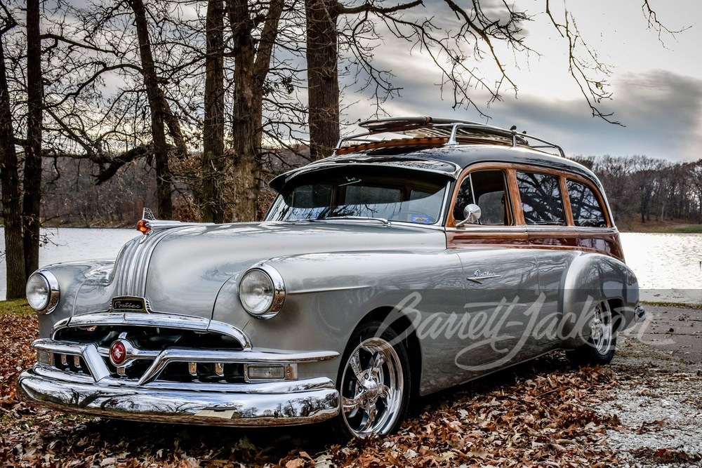 1951 PONTIAC 8 CHIEFTAIN STREAMLINER CUSTOM WAGON - Front 3/4 - 243729