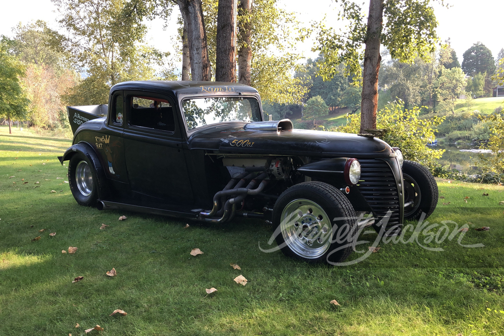 1933 DODGE CUSTOM CLUB COUPE - Front 3/4 - 243753