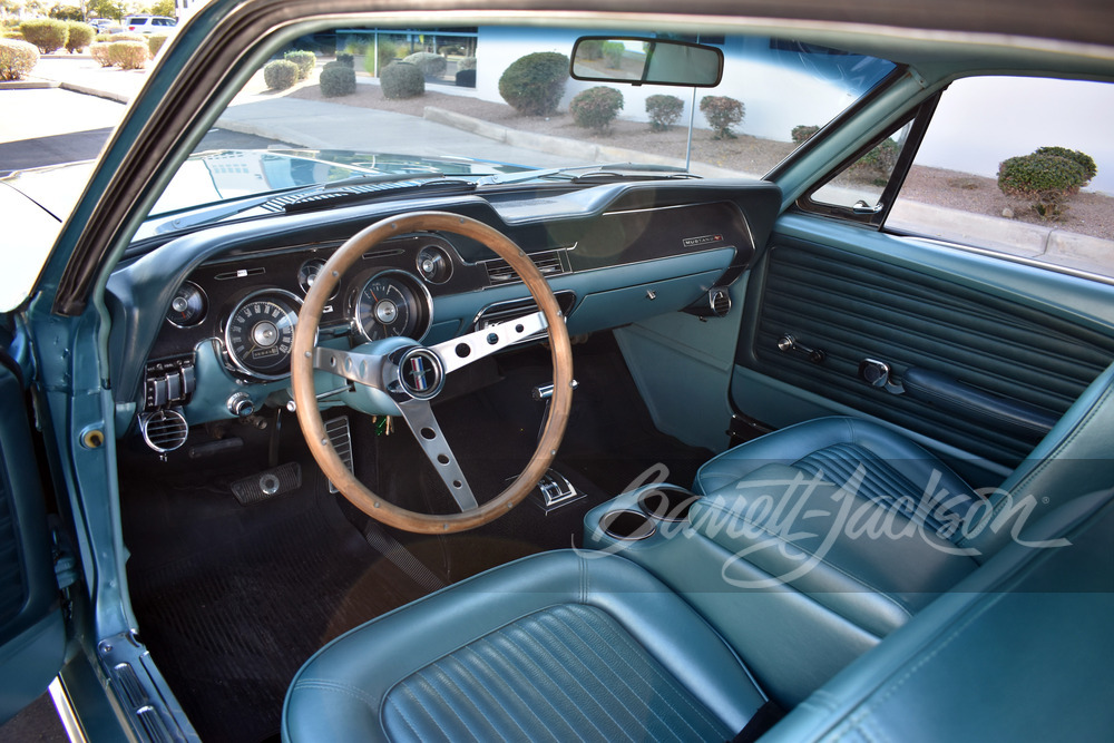 1968 FORD MUSTANG - Interior - 244430