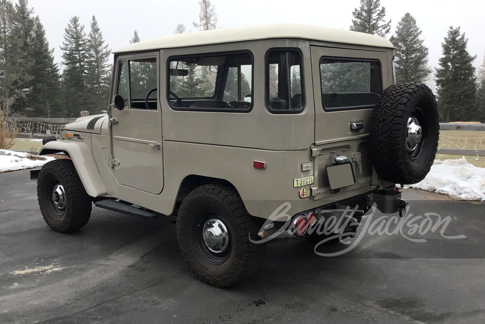1970 TOYOTA LAND CRUISER FJ40 - Rear 3/4 - 244614