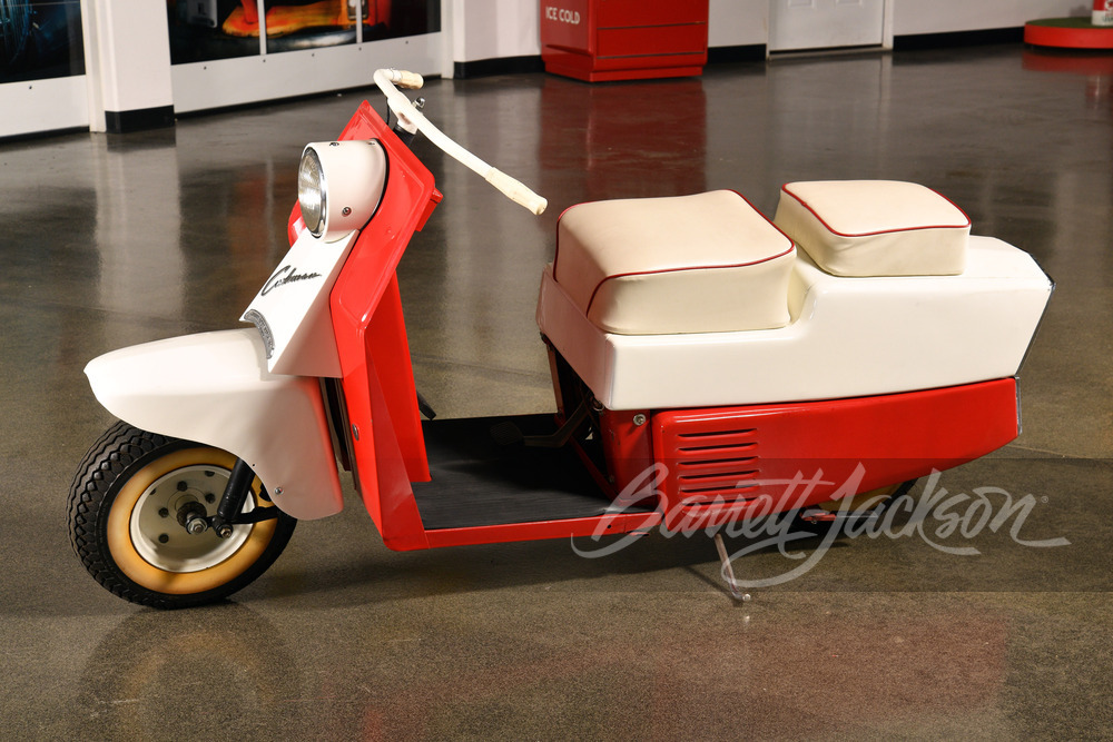 1958 CUSHMAN PACEMAKER SCOOTER - Side Profile - 245063