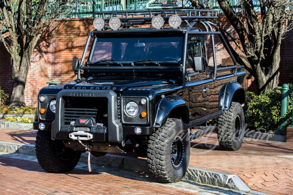 1990 LAND ROVER DEFENDER 110 CUSTOM SUV - Front 3/4 - 245100