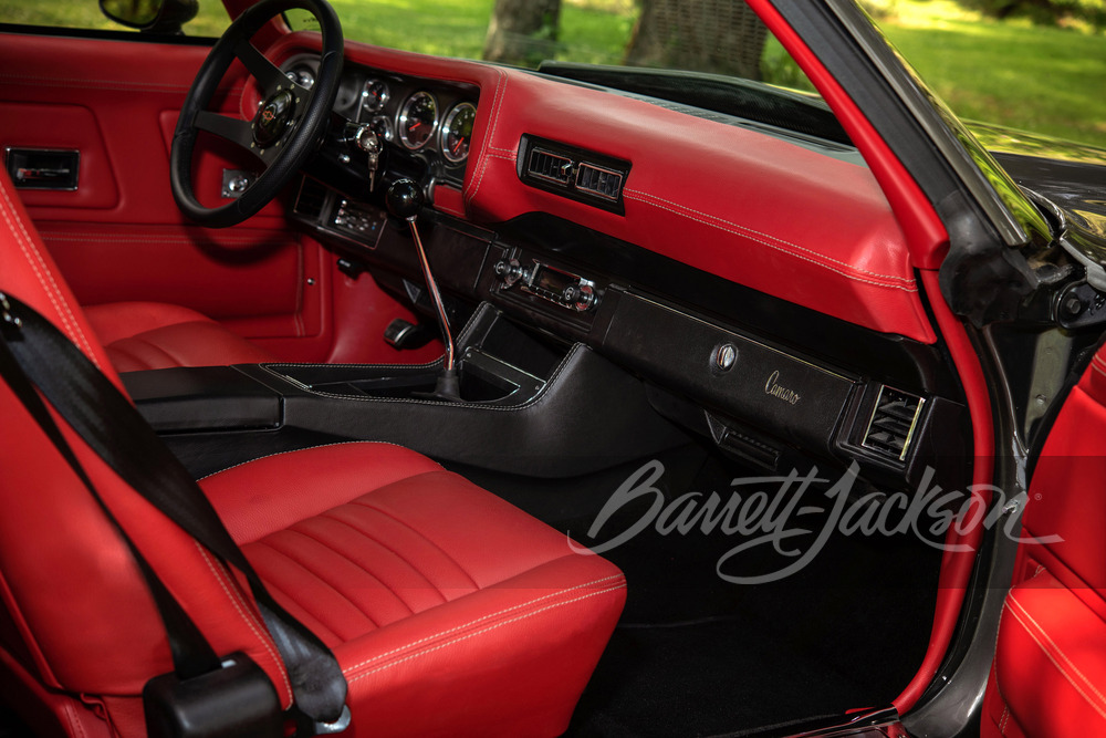 1971 CHEVROLET CAMARO RS CUSTOM COUPE - Interior - 245563