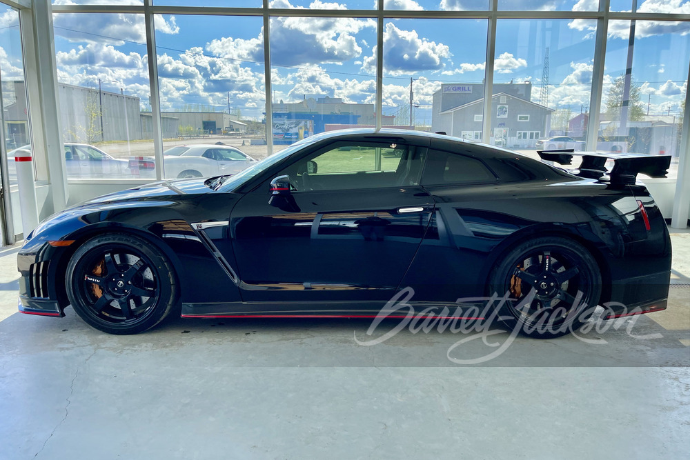 2016 NISSAN GT-R NISMO - Side Profile - 248008