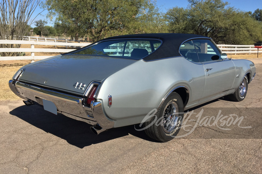 1969 OLDSMOBILE CUTLASS 442 - Rear 3/4 - 249752