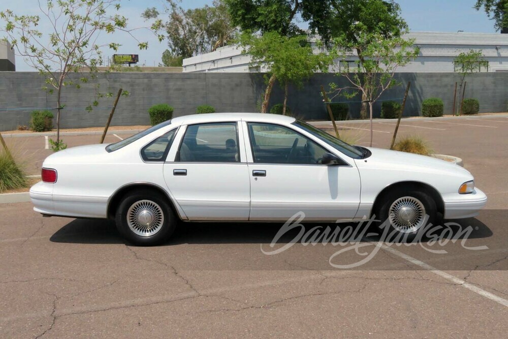 1996 CHEVROLET CAPRICE - Side Profile - 250193