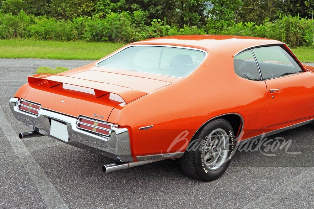 1969 PONTIAC GTO - Rear 3/4 - 250308