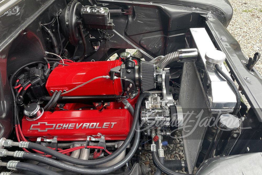 1958 CHEVROLET APACHE CUSTOM PICKUP - Engine - 250394
