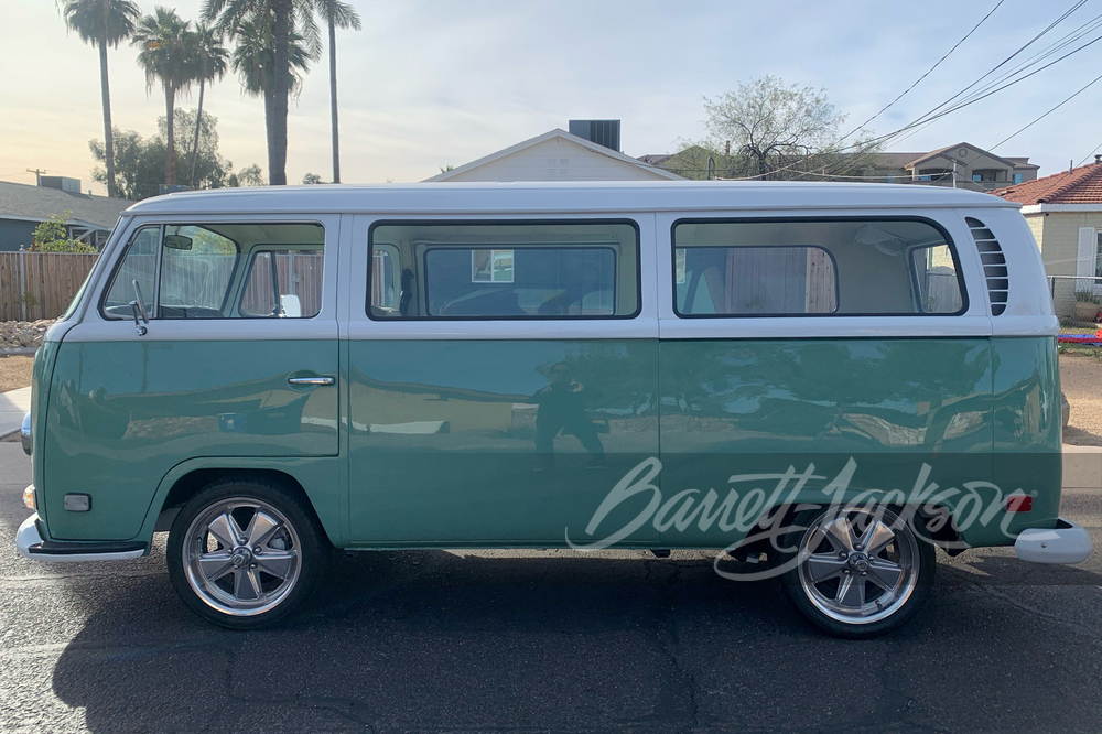 1971 VOLKSWAGEN MICROBUS - Side Profile - 250633