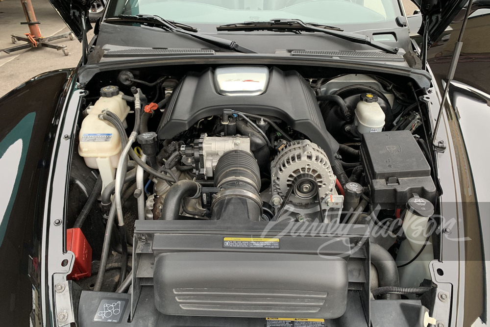 2004 CHEVROLET SSR PICKUP - Engine - 251216