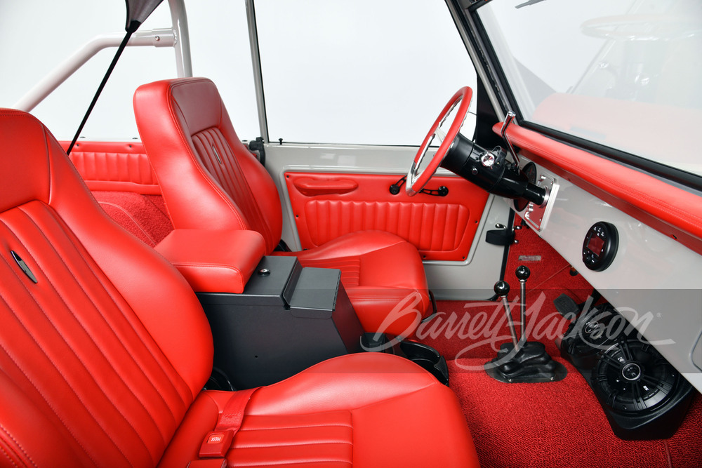 1966 FORD BRONCO CUSTOM SUV - Interior - 251328