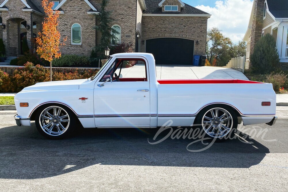 1968 CHEVROLET C10 CUSTOM PICKUP - Side Profile - 251672