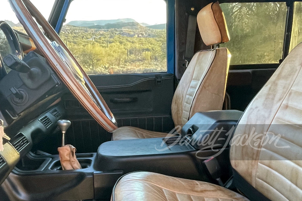 1984 LAND ROVER DEFENDER 90 CUSTOM SUV - Interior - 252316