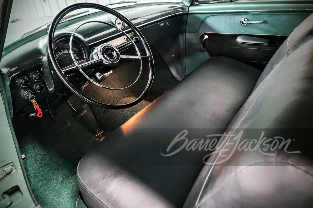 1952 FORD CRESTLINE VICTORIA - Interior - 252527
