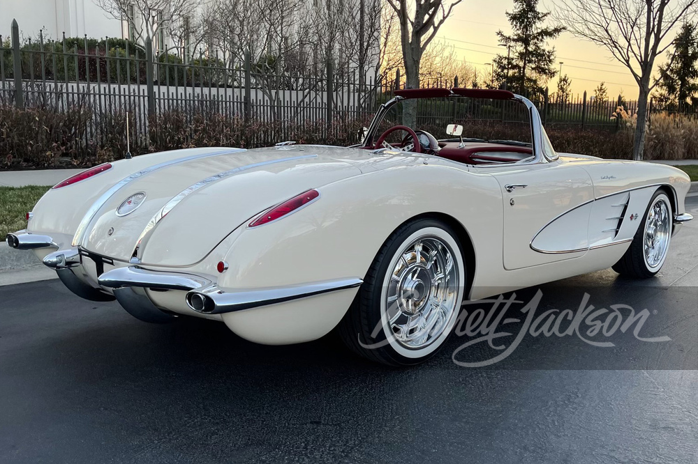 1958 CHEVROLET CORVETTE CUSTOM CONVERTIBLE - Rear 3/4 - 252635