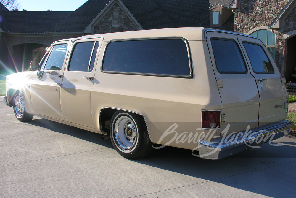 1985 CHEVROLET SUBURBAN CUSTOM SUV - Rear 3/4 - 252941