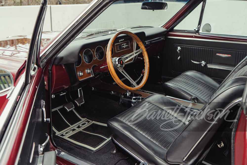 1966 PONTIAC GTO - Interior - 253895