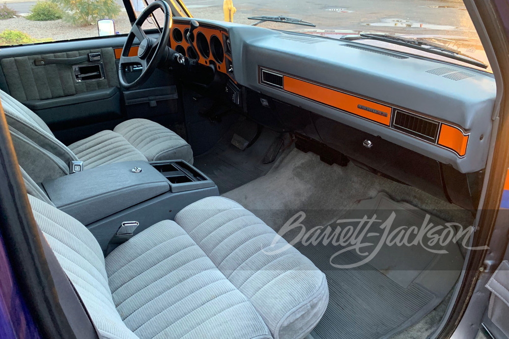 1990 CHEVROLET SUBURBAN - Interior - 253945