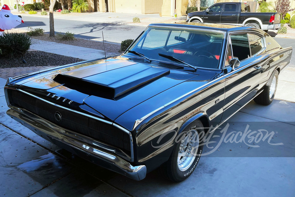 1967 DODGE CHARGER CUSTOM COUPE - Front 3/4 - 259458