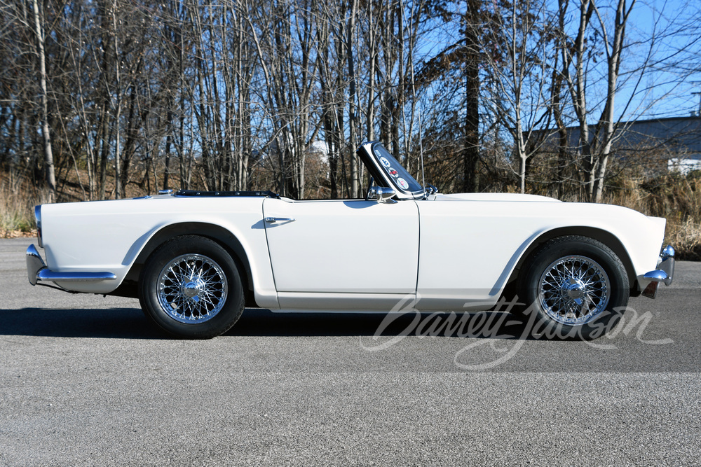 1962 TRIUMPH TR4 ROADSTER - Side Profile - 260478