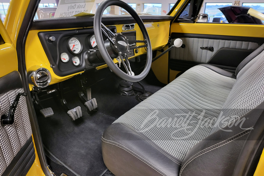 1970 CHEVROLET K10 CUSTOM PICKUP - Interior - 260484