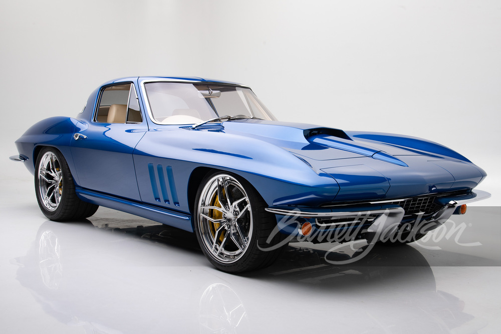 1966 CHEVROLET CORVETTE CUSTOM COUPE - Front 3/4 - 260613