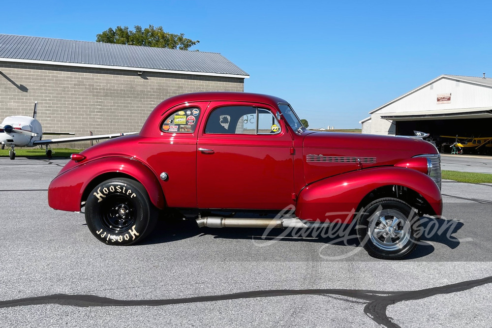 1939 CHEVROLET CUSTOM COUPE - Side Profile - 260724