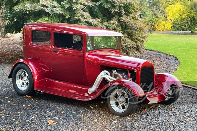 1929 FORD MODEL A CUSTOM SEDAN - Front 3/4 - 261818