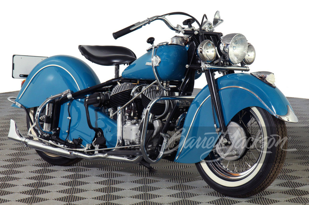 1946 INDIAN CHIEF MOTORCYCLE - Front 3/4 - 262182