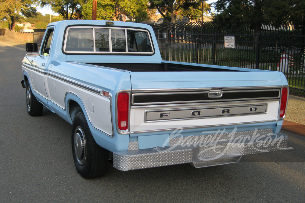 1977 FORD F-250 PICKUP - Rear 3/4 - 262260